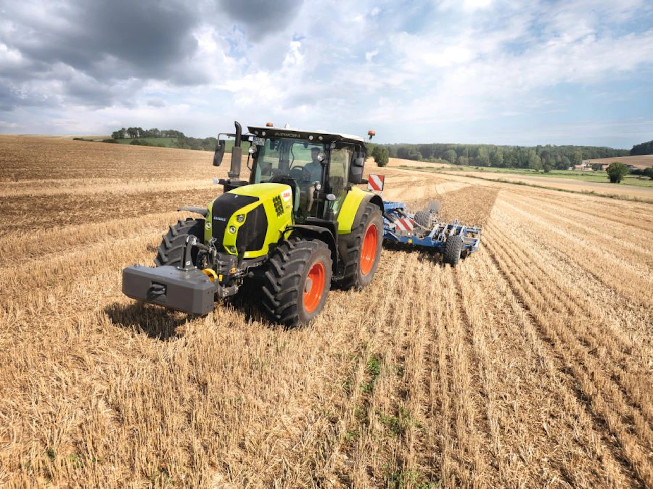 CLAAS präsentiert neue Traktoren